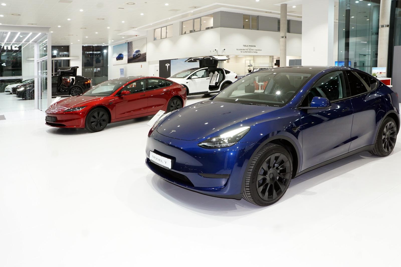 Tesla Center Valencia 2 La Eliana - MiConcesionario