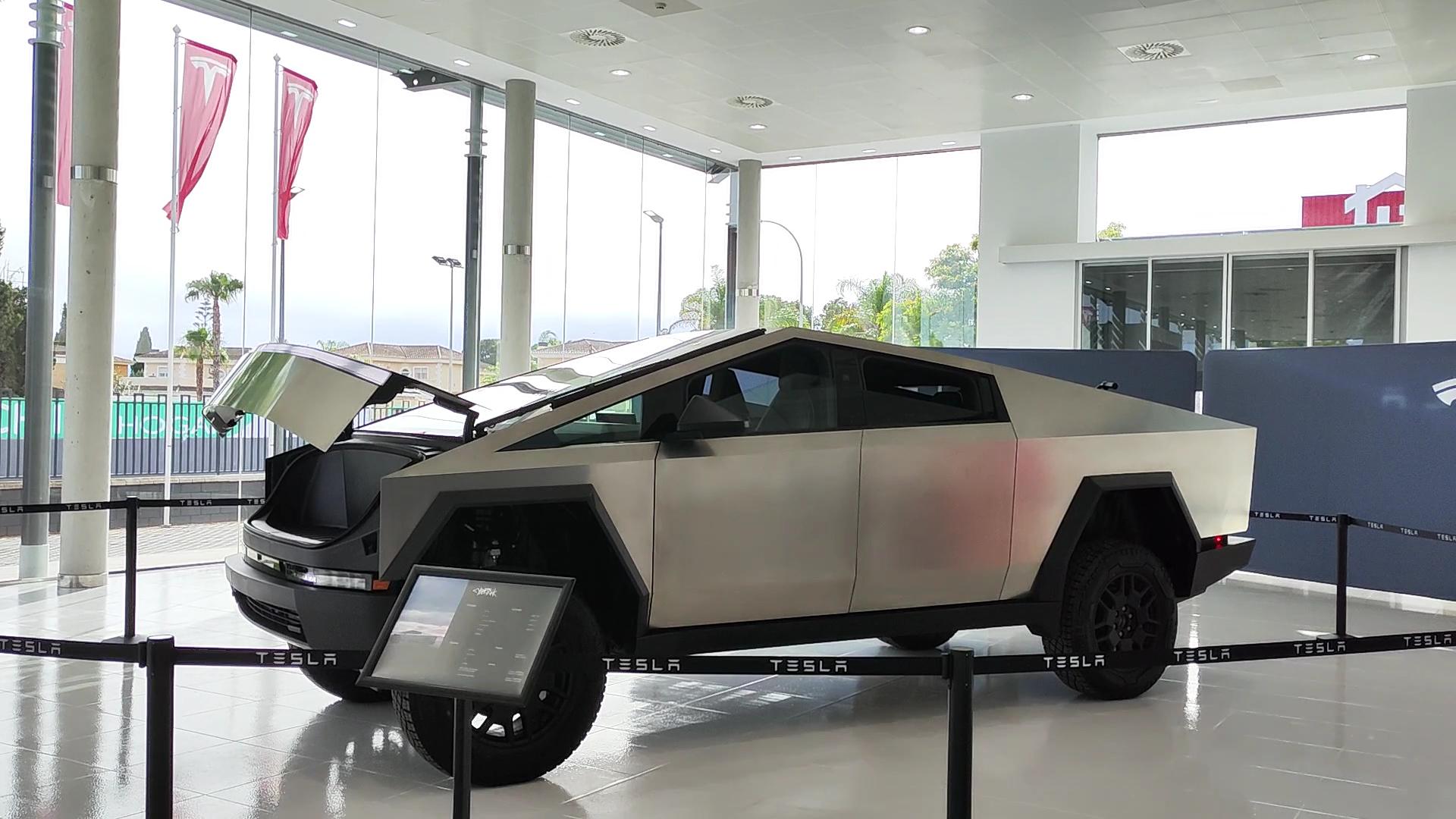 Tesla Center Valencia 2 La Eliana - MiConcesionario