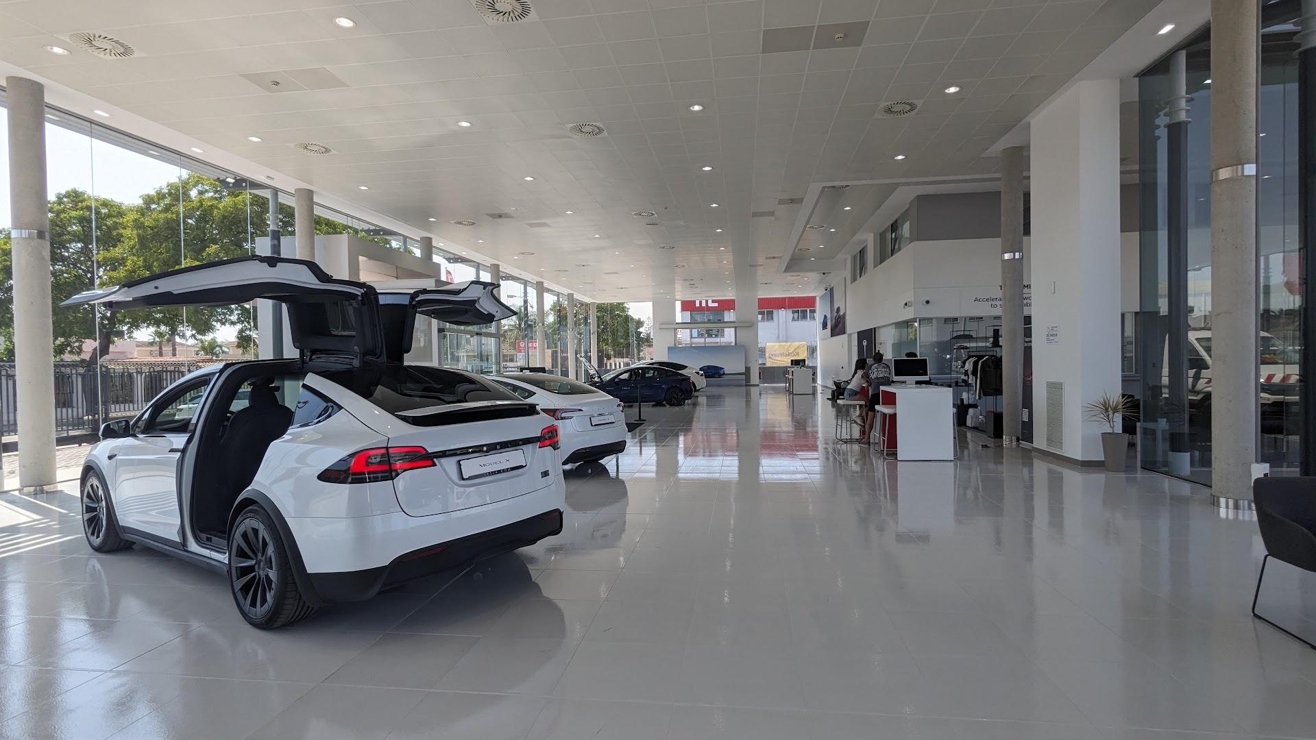 Tesla Center Valencia 2 La Eliana - MiConcesionario