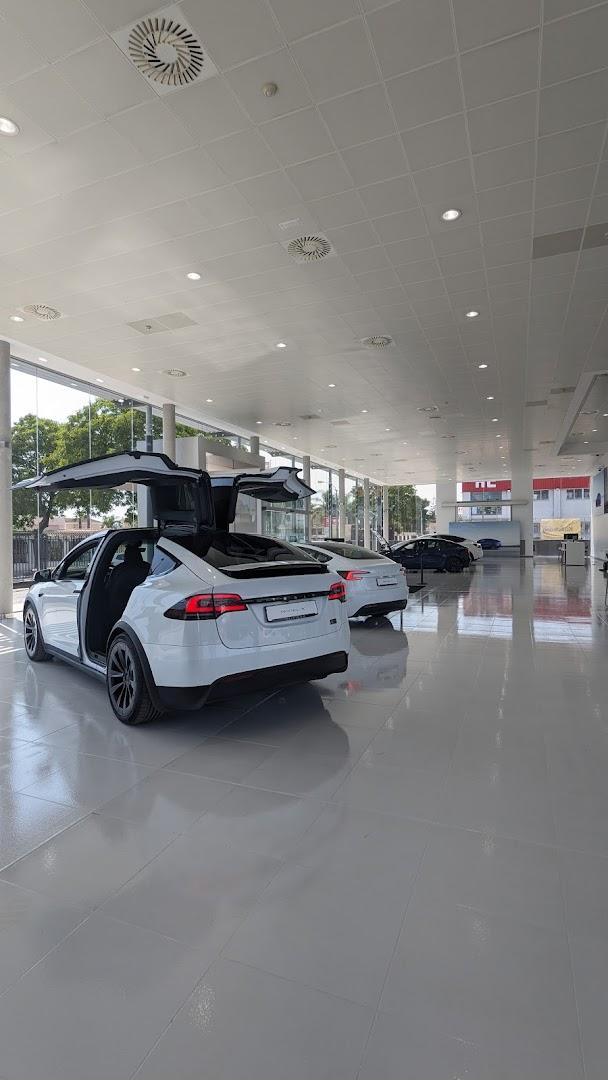 Tesla Center Valencia 2 La Eliana - MiConcesionario